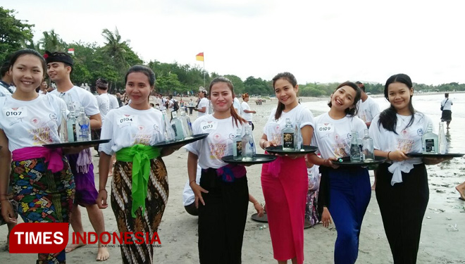 Tunjukkan Bali Aman, Ribuan Waiter Lari Bersama di Pantai Kuta - TIMES ...
