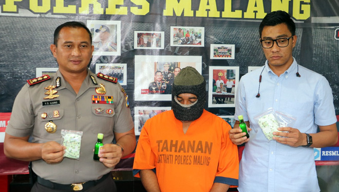 Menjual Materai Daur Ulang Amin Diringkus Polisi Times Indonesia