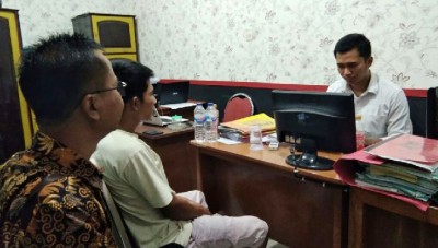 Sakit Hati, Pemuda Ini Sebar Foto Syur Mantan Tunangannya - TIMES Indonesia