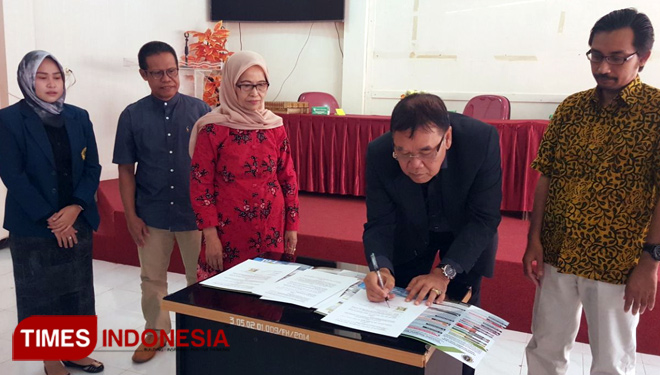Acungan Jempol untuk Reputasi Dosen Magister Hukum UWG - TIMES Indonesia