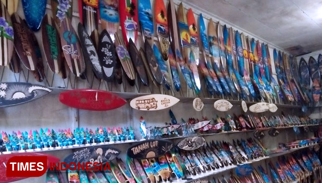 Souvernir Papan Surfing Diminati Pasar Eropa dan Australia - TIMES ...