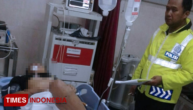Usai Senggol Truk, Mobil Zebra Tabrak Pohon, Tiga Luka-luka - TIMES ... Usai Senggol Truk, Mobil Zebra Tabrak Pohon, Tiga Luka-luka - TIMES ...