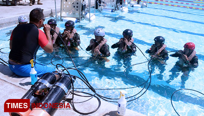 Marinir Indonesia Berlatih Underwater Egress di Hawaii - TIMES Indonesia