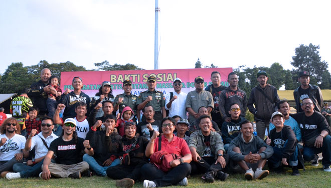 TNI-Polri, Aremania dan Komunitas Malang Raya Gelar Baksos Bersama ...