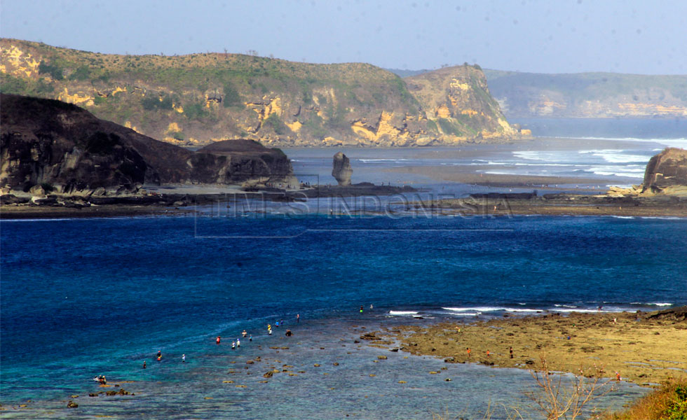 Pantai Berpasir Putih, Surga Tersembunyi Wisata Pulau Lombok - TIMES ...