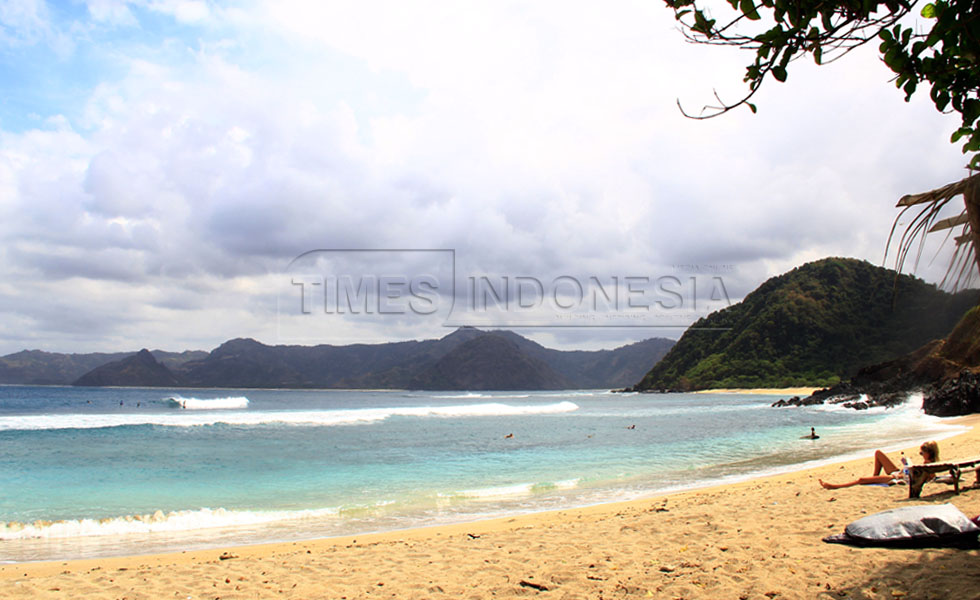 Pantai Berpasir Putih, Surga Tersembunyi Wisata Pulau Lombok - TIMES ...