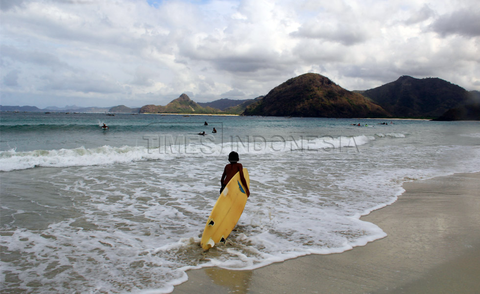 Pantai Berpasir Putih, Surga Tersembunyi Wisata Pulau Lombok - TIMES ...
