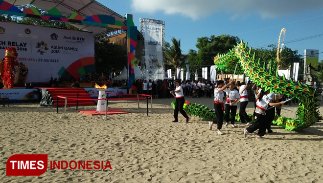 Kirab Api Obor Tiba di Bali, Pastika: Ini Simbol Persaudaraan - TIMES ...