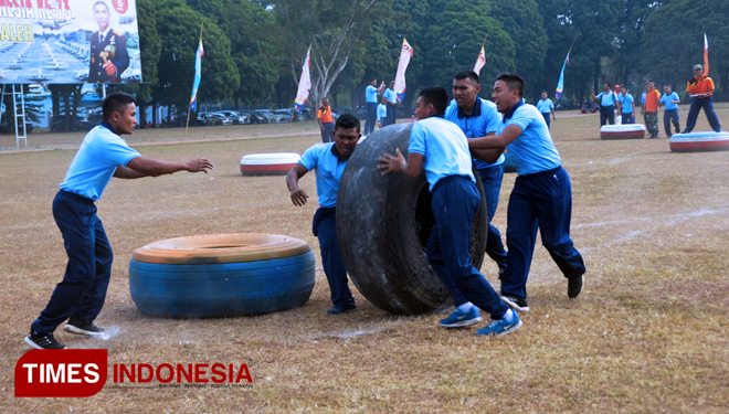 Meriahkan HUT RI, Lanud Abdulrachman Saleh Gelar Lomba Dorong Ban ...