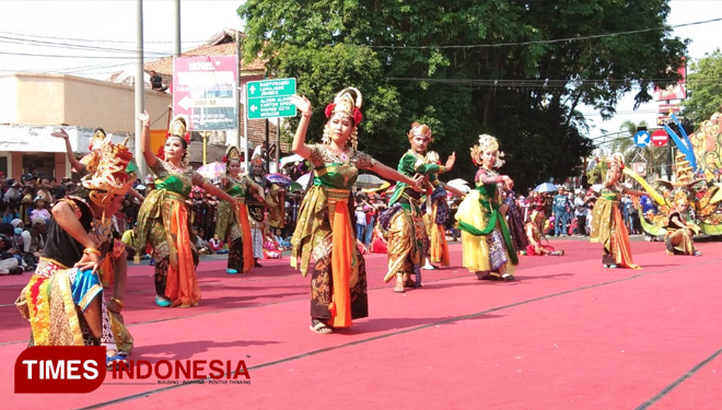 Pawai Budaya Buka Gelaran Semipro 2018 - TIMES Indonesia