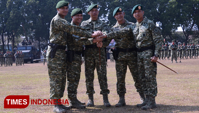 Danmen Armed 1/Divisi 2 Kostrad Pimpin Sertijab Dua Penjabat Danyon Armed - TIMES Indonesia