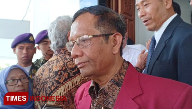 Mahfud MD Kenang Pertemuan Terakhir dengan Almarhum Mbah Moen - TIMES ... Mahfud MD Kenang Pertemuan Terakhir dengan Almarhum Mbah Moen - TIMES ...
