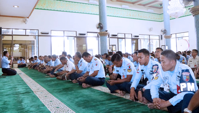 Doa Serempak Prajurit Lanud Abd Saleh Untuk HUT Ke-73 TNI Tahun 2018 - TIMES Indonesia