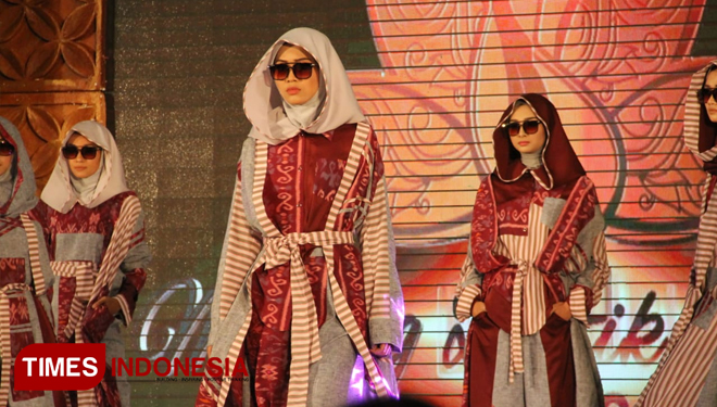 Warna-warni Batik Indonesia di Malang Batik Parade 2018 - TIMES Indonesia