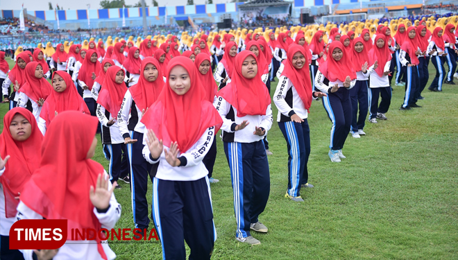 Senam Massal Meraih Bintang, Porkab VII Lamongan Usung Spirit Asian ...