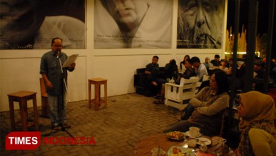 Mengenang WS Rendra dari Sebuah Kafe - TIMES Indonesia