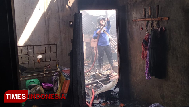 Bakar Sampah dekat Kandang, Tiga Kambing dan Belasan Ayam Terpanggang ... Bakar Sampah dekat Kandang, Tiga Kambing dan Belasan Ayam Terpanggang ...