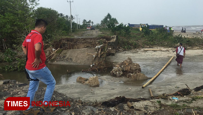 Jembatan Roboh, Tim Pro Emergency Kesulitan Menuju Lokasi Tsunami Selat ...