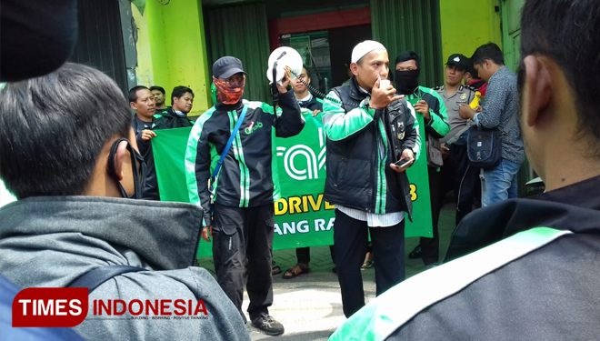 Gelar Aksi Damai, Ini Tuntutan Para Driver Grab Malang Raya - TIMES ... Gelar Aksi Damai, Ini Tuntutan Para Driver Grab Malang Raya - TIMES ...