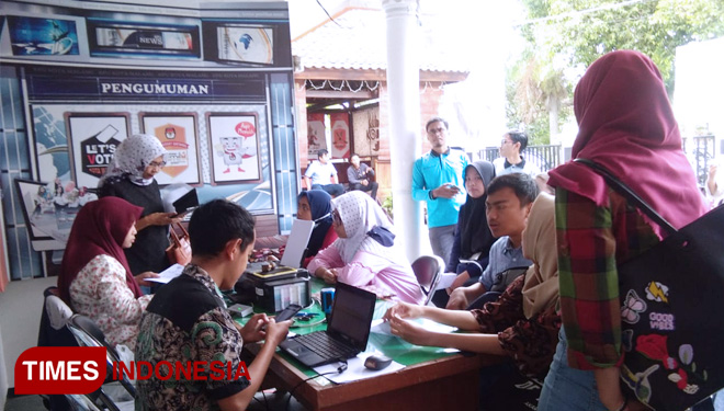 Jelang Pemilu 2019, KPU Kota Malang Buka Stand Pengurusan Formulir A5 ... Jelang Pemilu 2019, KPU Kota Malang Buka Stand Pengurusan Formulir A5 ...