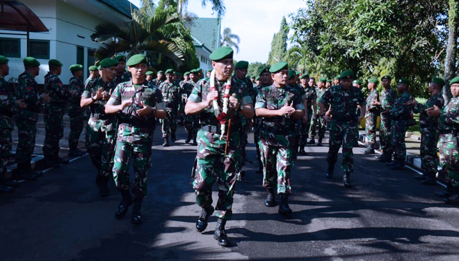Percepat Pembangunan di NTB, Pangdam V/Brawijaya Kirim Pasukan Yonzipur ...