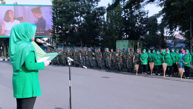 Karya Bakti HPSN 2019, Persit Kodim 0833 Kota Malang Bersihkan Taman Trunojoyo - TIMES Indonesia