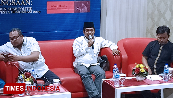 Ray Rangkuti: Simbol Agama Kuat Dijadikan Referensi Politik - TIMES ...