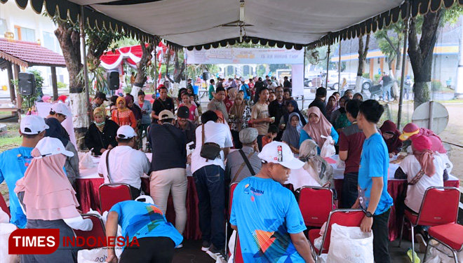 4 Ribu Paket Pangan Murah Bulog Ludes Ditebus Warga - TIMES Indonesia