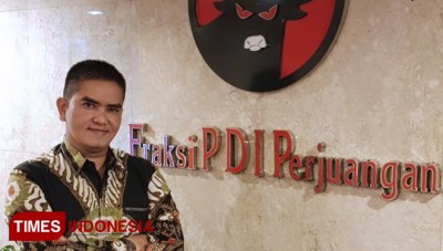 Kursi DPR RI Dapil Lamongan-Gresik, Wajah Baru Dampingi Wajah Lama - TIMES Indonesia