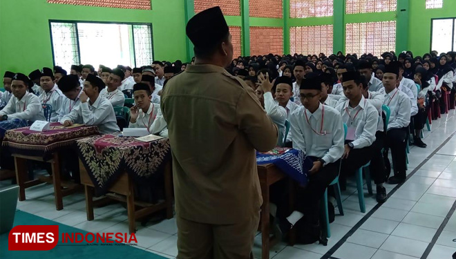 Siswa Baru MAN 2 Kota Madiun Ikuti Matsama agar Berakhlakul Karimah ...