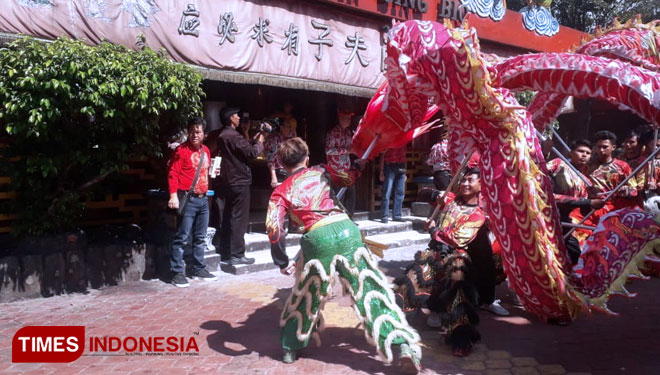 Ribuan Umat Tri Dharma Rayakan HUT Kongco di Kelenteng Tuban - TIMES ...