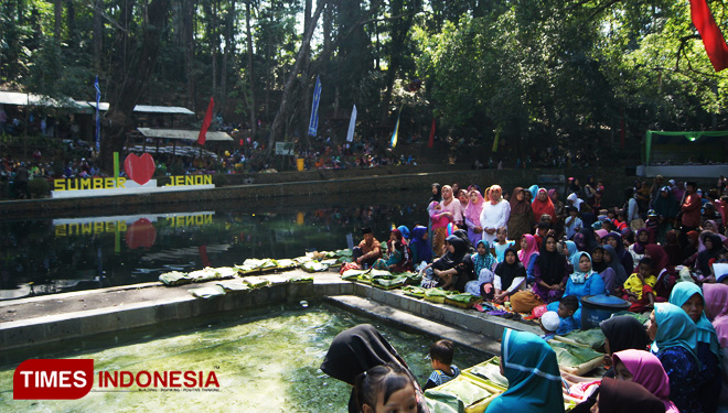 Keguyuban Masyarakat Melalui Ritual Nyladran di Sumber Jenon, Kabupaten ...