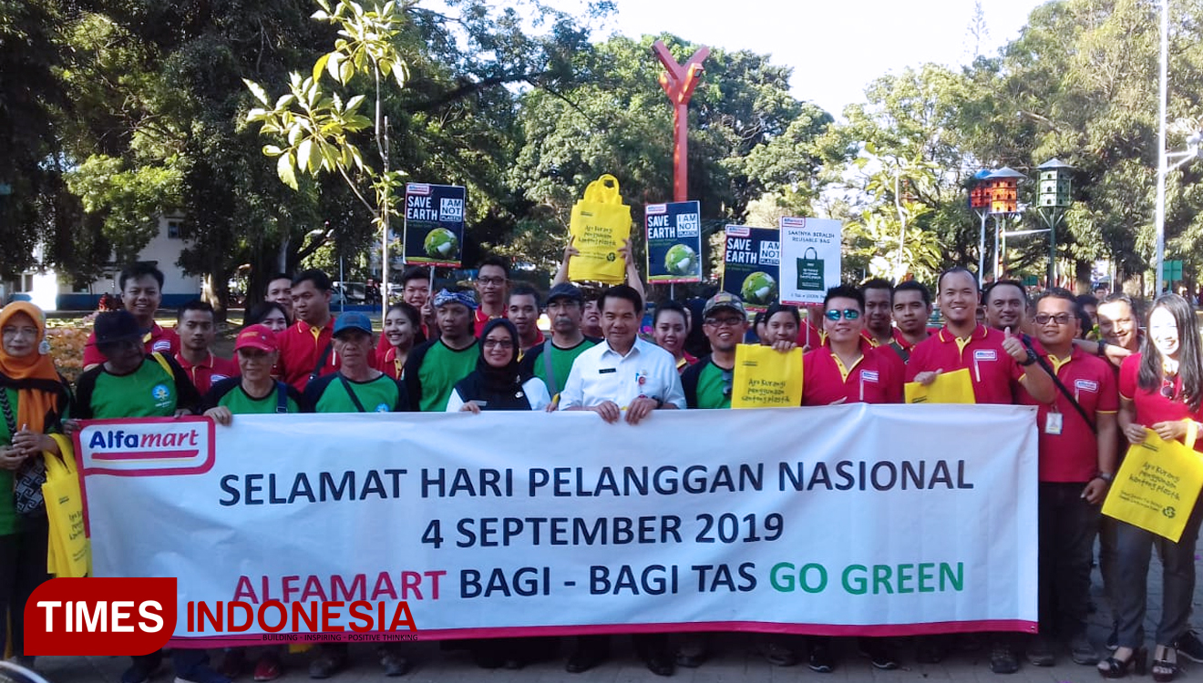 Peringati Hapelnas, Alfamart dan Pemkot Malang Ajak Kurangi Kantong ...