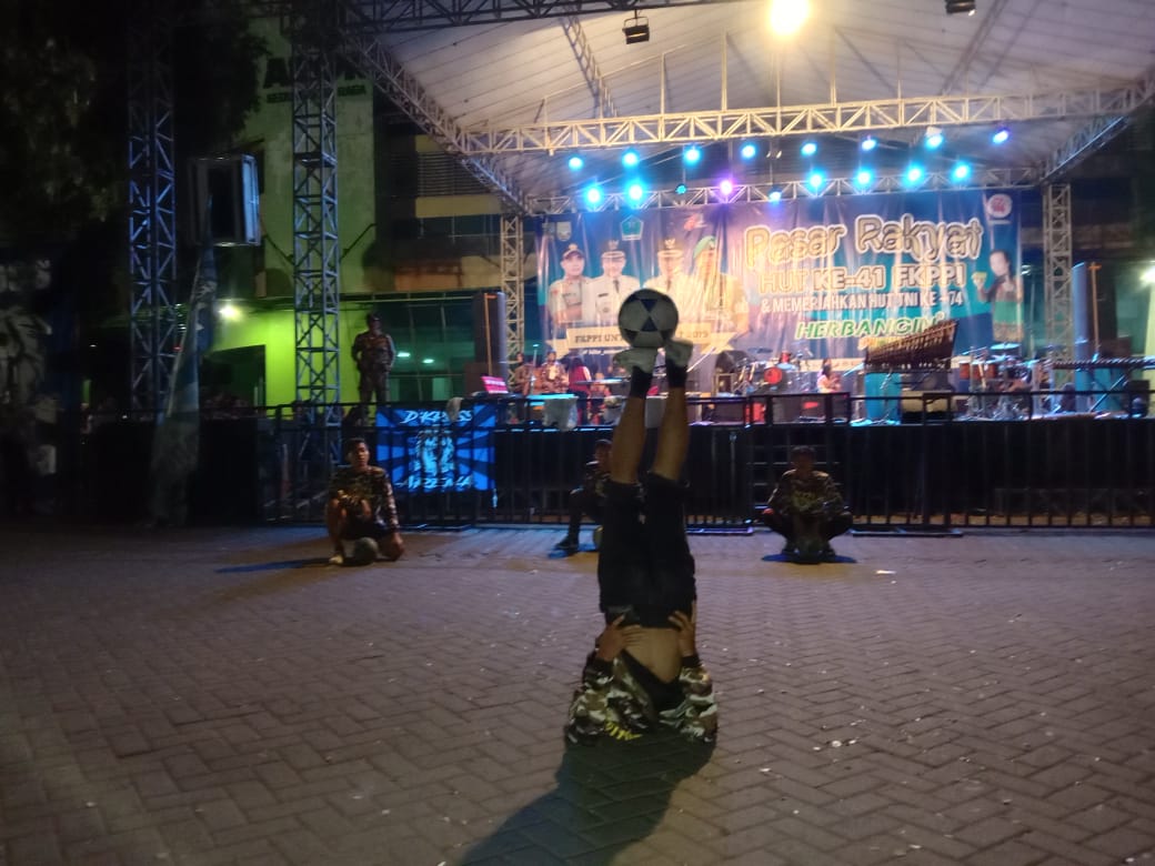 Free Style Arema Muda Buka Pasar Rakyat HUT ke-41 FKPPI di Kota Malang ...