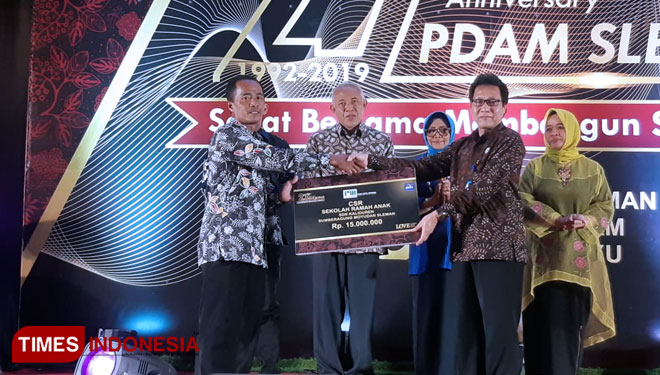 Rayakan HUT ke-27, PDAM Sleman Serahkan CSR dan Lakukan Penghijauan ...