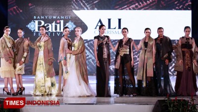 Angkat motif Blarak Sempal, Samuel Wattimena Ramaikan Banyuwangi Batik ...