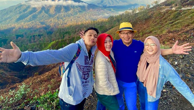 Bersama Keluarga, Ridwan Kamil Nikmati Primadona Kawah Ijen Banyuwangi ...