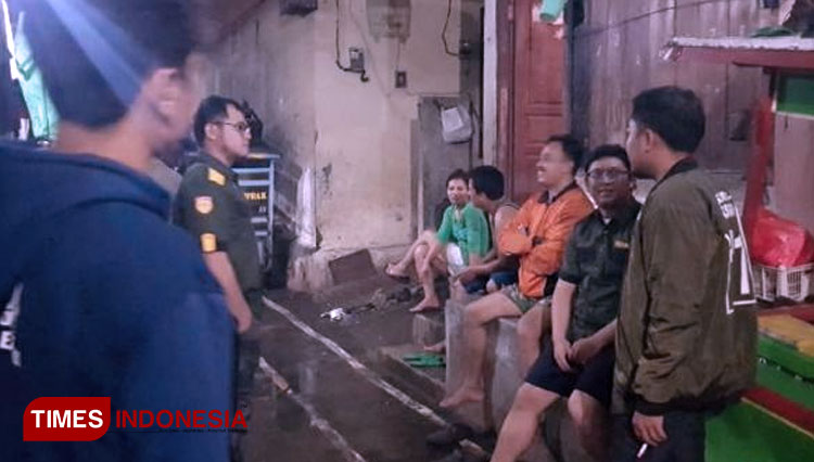 Generasi Muda Kosgoro Jakarta Ikut Bantu Evakuasi Korban Banjir - TIMES ...