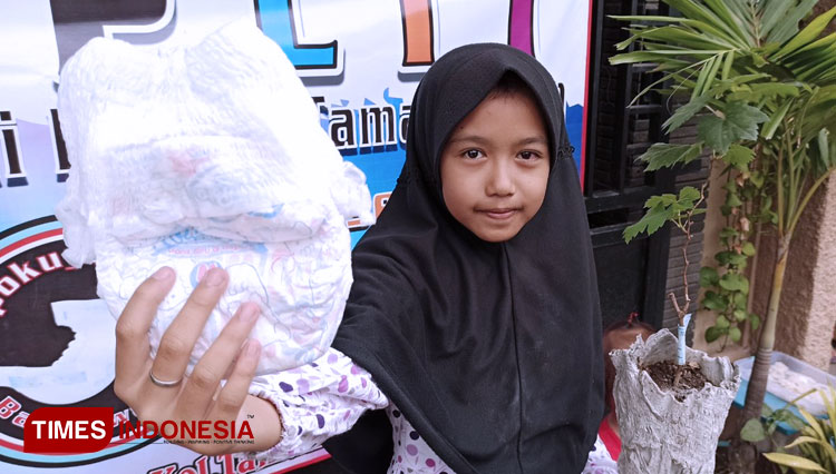 Super! Limbah Popok Bayi Disulap Warga Banyuwangi ini Jadi Mahakarya ...