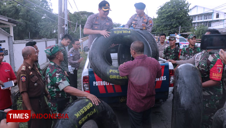 Begini Cara Polres Gresik Antisipasi Banjir Susulan di Gresik - TIMES ... Begini Cara Polres Gresik Antisipasi Banjir Susulan di Gresik - TIMES ...