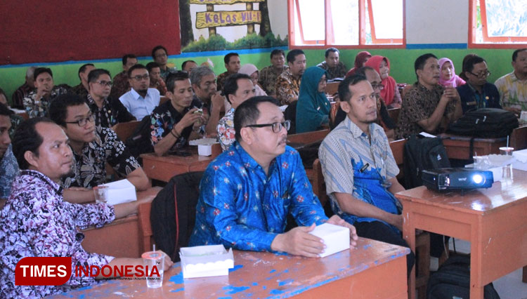 Kelas Digital, Guru TIK SMPN di Lamongan Ikuti Workshop E-Learning ...