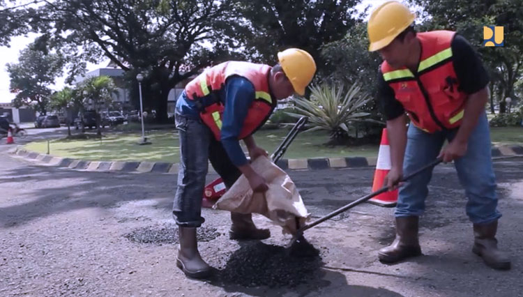 Kementerian PUPR RI Kembangkan Teknologi Tambalan Cepat Mantap - TIMES ...
