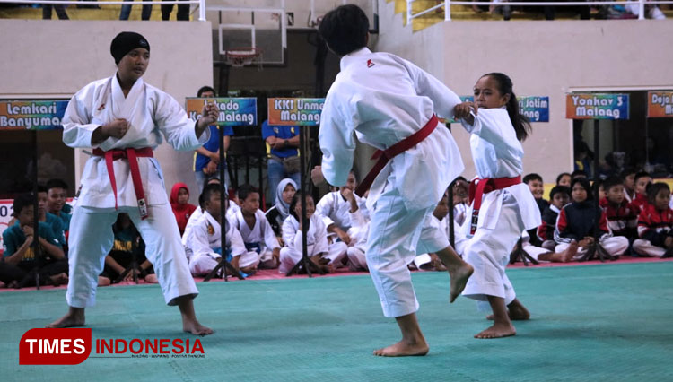 Danrem 083 Buka Kejuaraan Karate Dandim 0818 - TIMES Indonesia