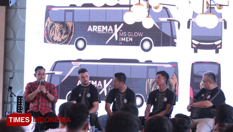 Kerjasama Dengan MS Glow Men, Arema FC Wujudkan Bus Pemain - TIMES ...