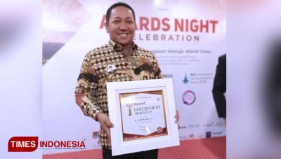 [BERITA FOTO] Bupati Taliabu Aliong Mus Terima Penghargaan Government ...