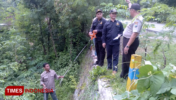 Tanggul Penahan Jalan Retak, Jalur Nasional Ponorogo-Trenggalek Rawan ...