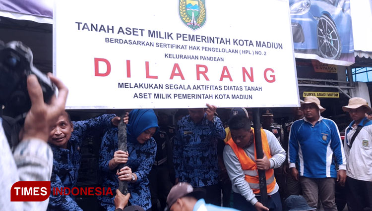 Amankan Aset Negara, Pemkot Madiun Pasang Papan 
