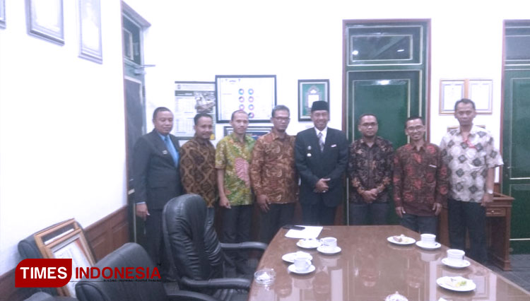 Pelopori Jurnalisme Positif, Wali Kota Haryadi Suyuti Beri Apresiasi ...