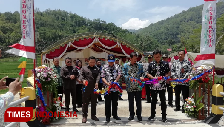 Pemda Pacitan Resmikan Tiga Jembatan Bantuan Rekonstruksi Pasca Bencana ...