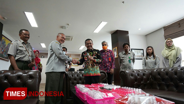 Balitjestro Bantu 250 Botol Hand Sanitizer - TIMES Indonesia